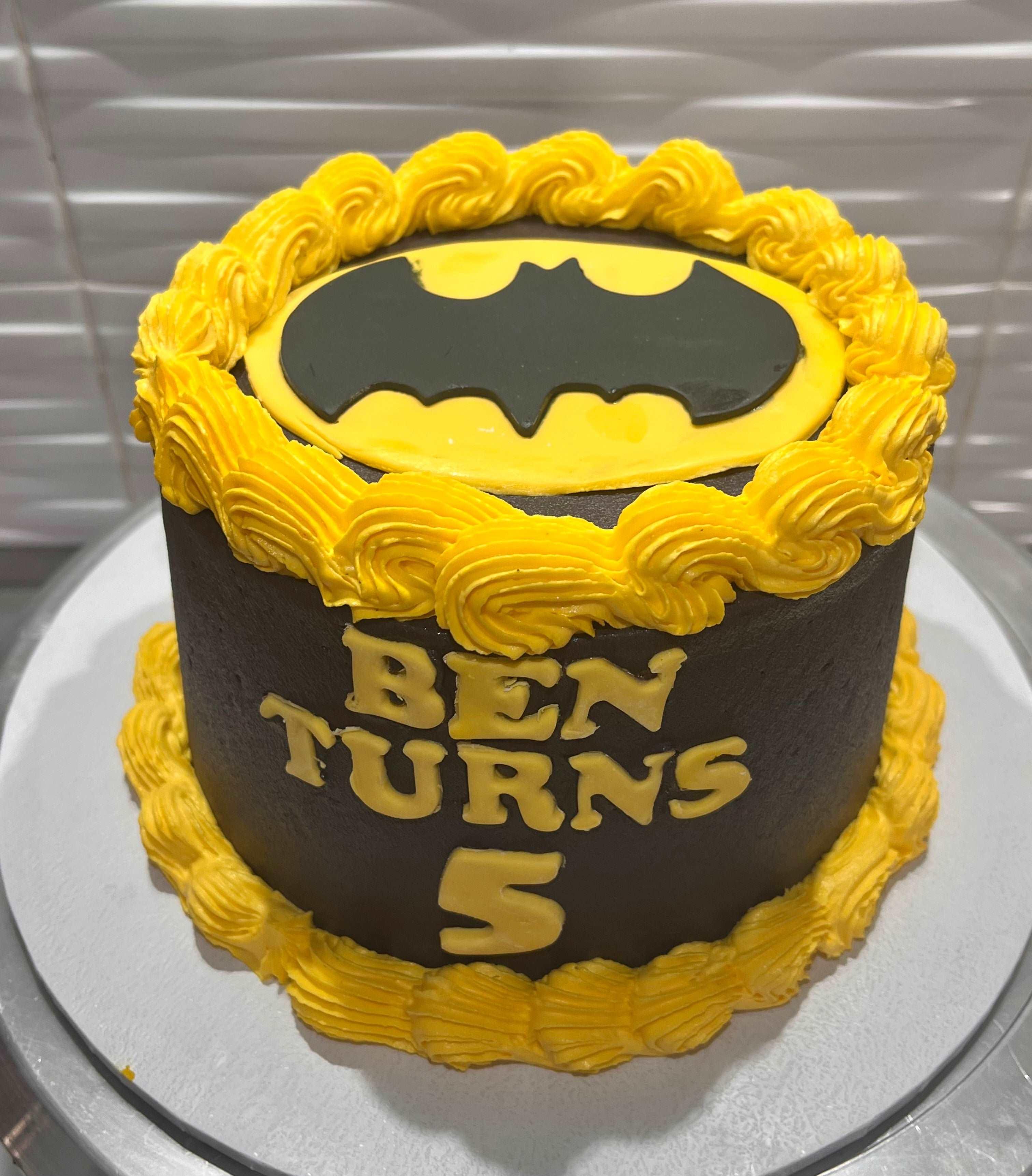 Batman Cake Brisbane | Superhero Birthday Cakes – Custom Cakes BNE